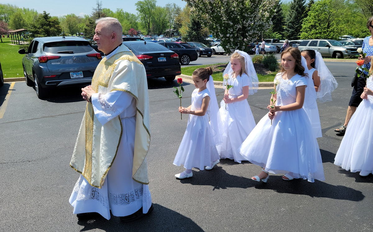 St. Mary Honors Blessed Mother with May Crowning & Procession – The ...